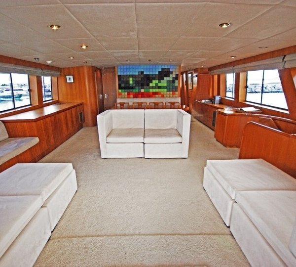 PIXEL Yacht Charter Details, Cheoy Lee | CHARTERWORLD Luxury Superyachts